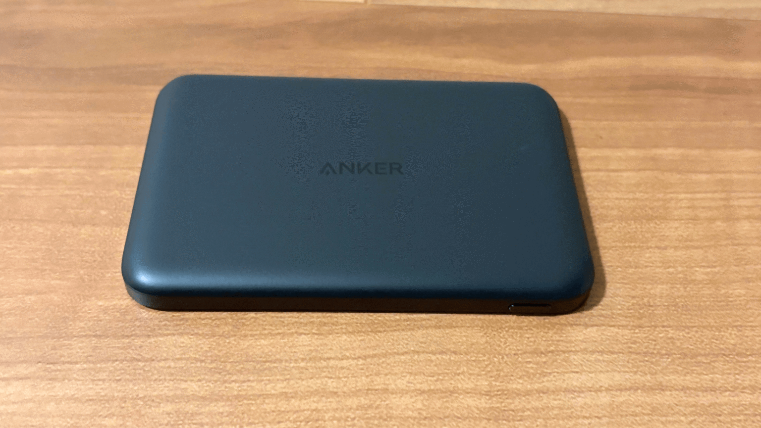 薄くて軽い♪最新Anker Nano Power Bank(5000mAh, MagGo, Slim)レビュー！ Qi2対応でMagSafeできるモバイルバッテリー | Haiao