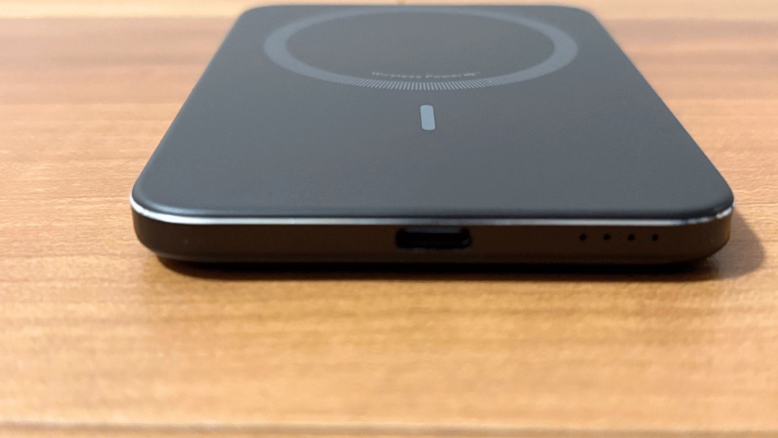 薄くて軽い♪最新Anker Nano Power Bank(5000mAh, MagGo, Slim)レビュー！ Qi2対応でMagSafeできるモバイルバッテリー | Haiao